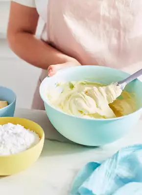 How to Make Buttercream | Dr. Oetker